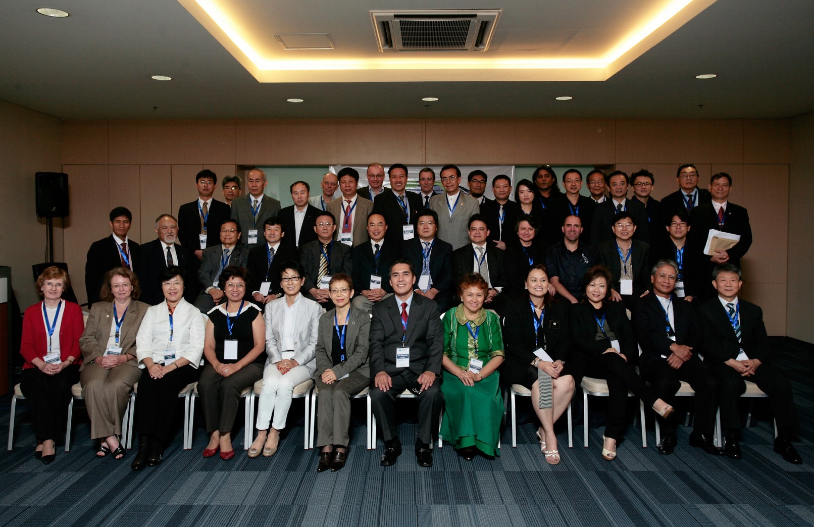 2010 - 4th APEC Architect Central Council Group Photo, October 10-11 ...